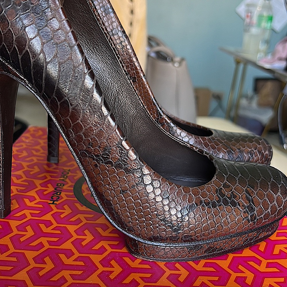 Tory Burch Snake Embossed Heels - Gem